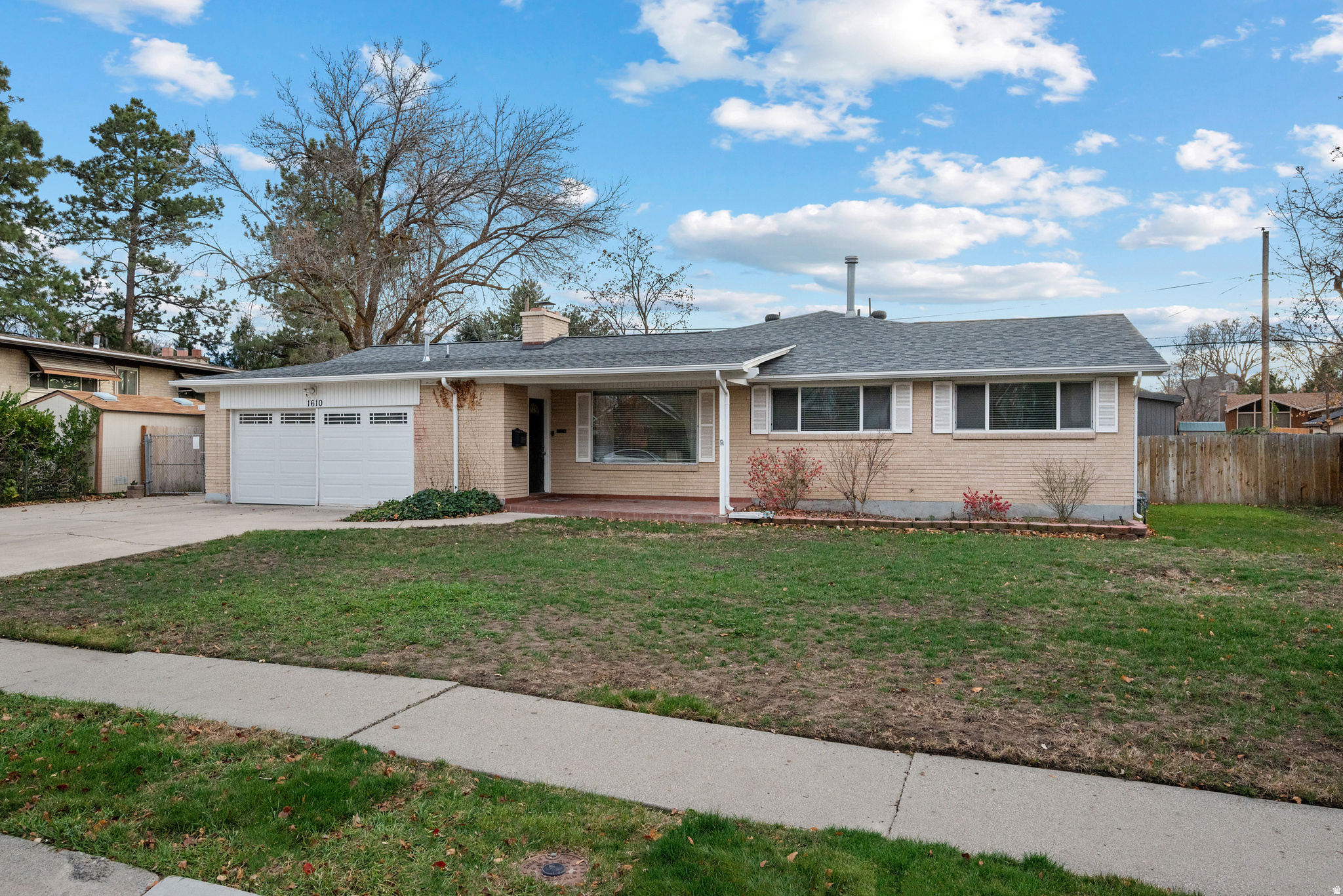 1610 E Moor Dale Ln S, Holladay, UT 84117 - MLS 2129934 - Coldwell Banker