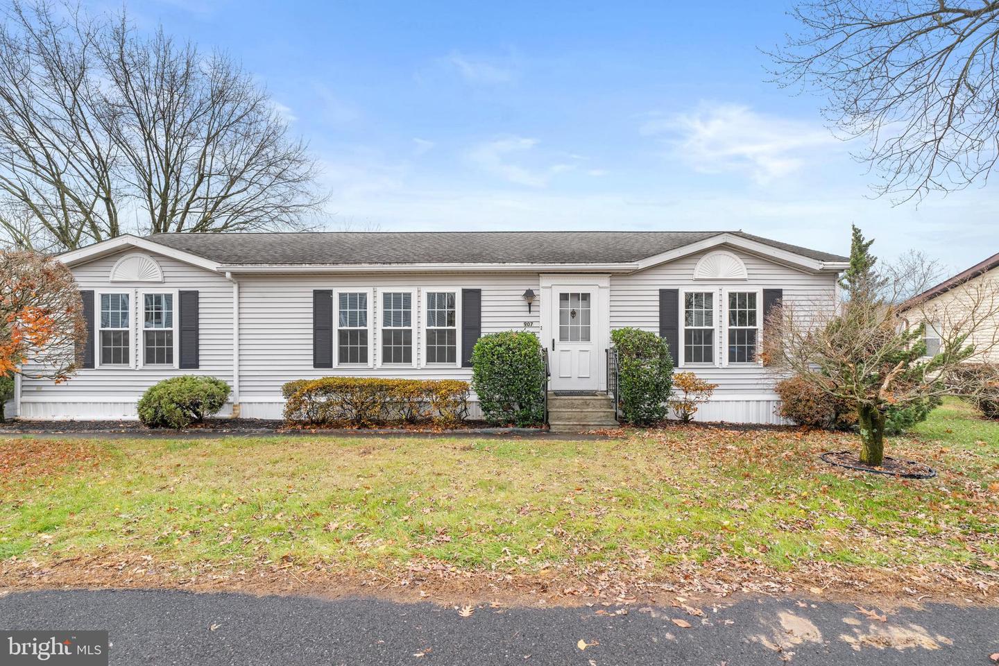 907 Lakeview Dr, Green Lane, PA 18054 - MLS PAMC2162576 - Coldwell Banker