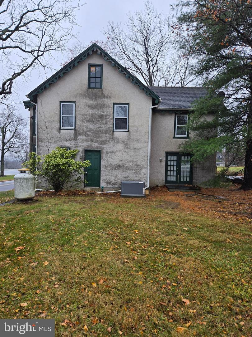 6 Township Line Rd, Line Lexington, PA 18932 - MLS PABU2109072 ...