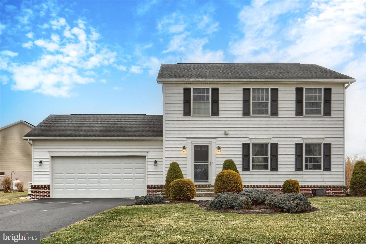 39 Sir William Dr, Newville, PA 17241 - MLS PACB2049778 - Coldwell Banker