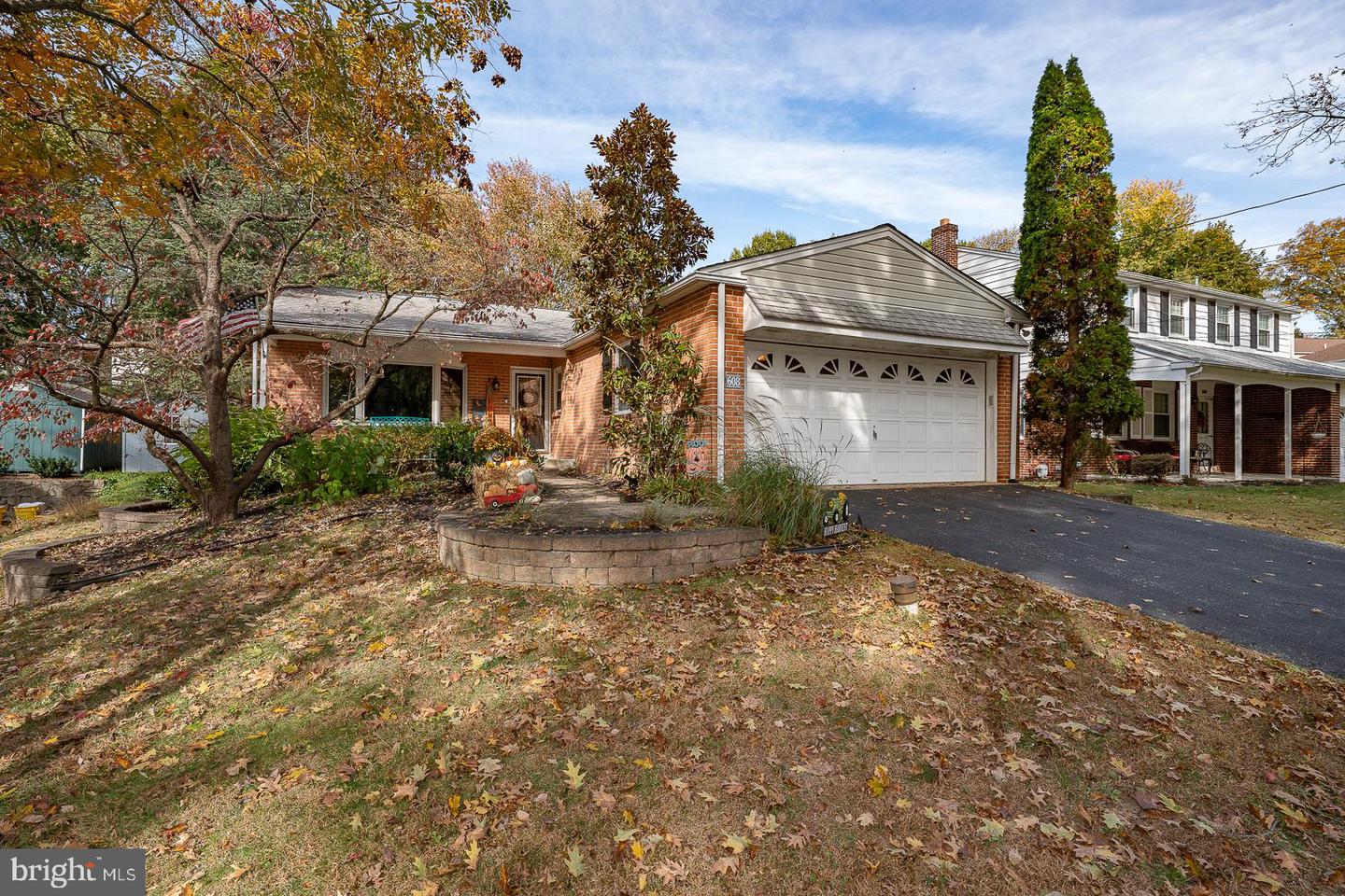 608 Old School House Dr, Springfield, PA 19064 - MLS PADE2102878 ...