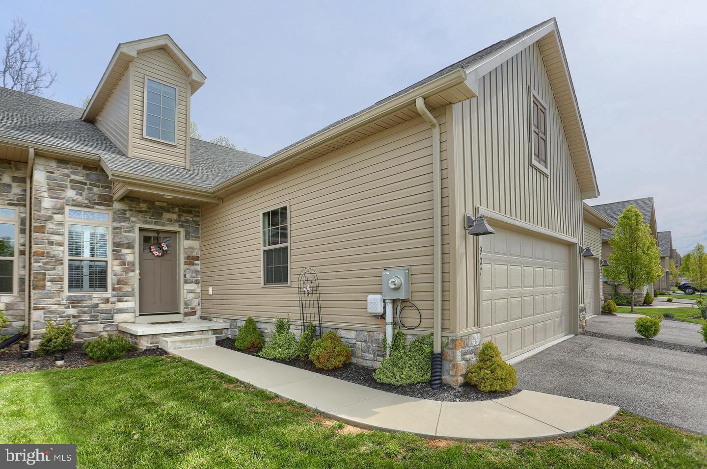 907 Quail Run Dr, Waynesboro, PA 17268 - MLS PAFL2031980 - Coldwell Banker