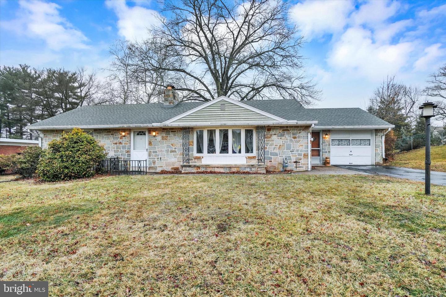 3321 Sycamore Rd, Dover, PA 17315 - MLS PAYK2098486 - Coldwell Banker