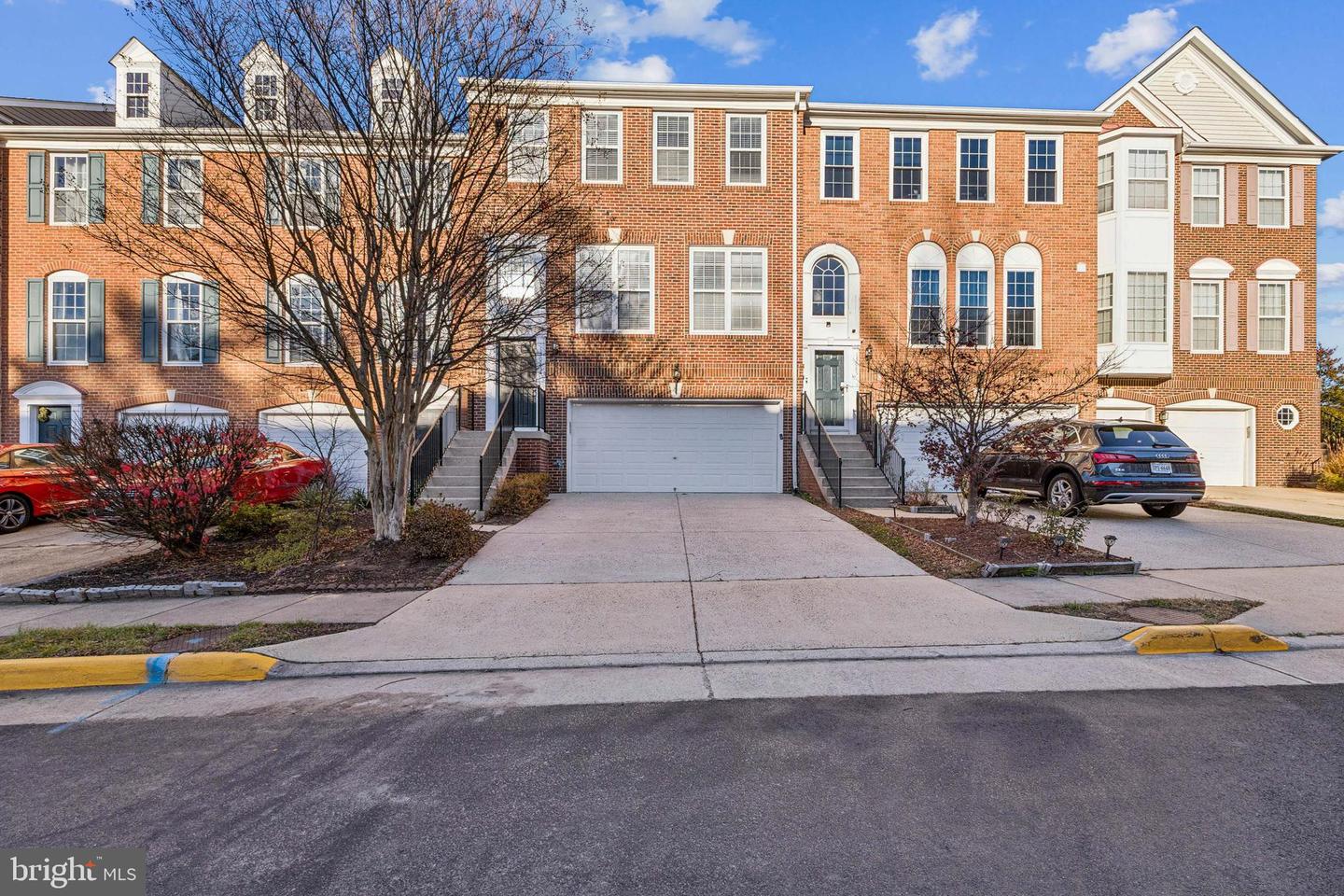 13083 Rose Petal Cir, Herndon, VA 20171 - MLS VAFX2279876 - Coldwell Banker