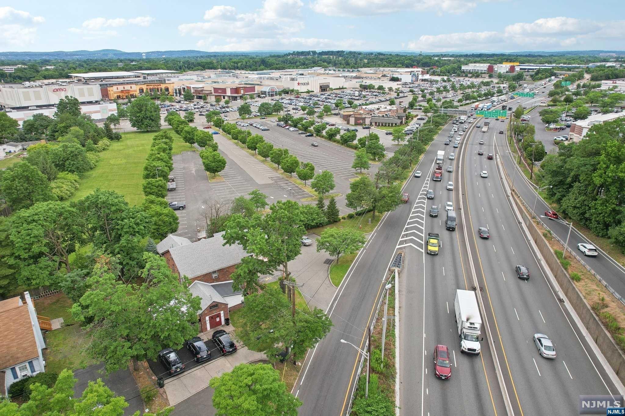 89 Westview Ave, Paramus, NJ 07652 - MLS 24018074 - Coldwell Banker