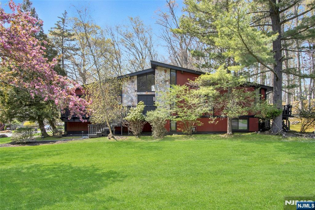 301 Hanna Rd, River Vale Township, NJ 07675 - MLS 25014240 - Coldwell Banker