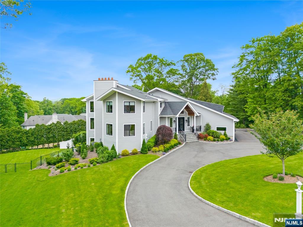 817 Apple Ridge Rd, Franklin Lakes, NJ 07417 - MLS 25015725 - Coldwell ...