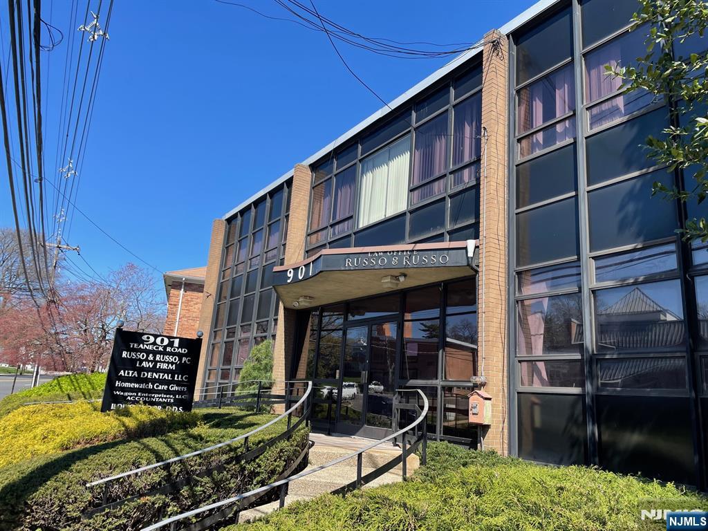 901 Teaneck Rd, Teaneck Township, NJ 07666 - MLS 25003309 - Coldwell Banker