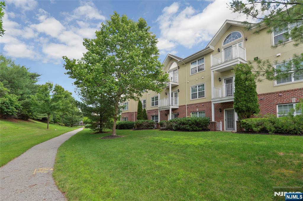 121 Courter Road 99 #99, Franklin Lakes, NJ 07417 - MLS 25013110 ...