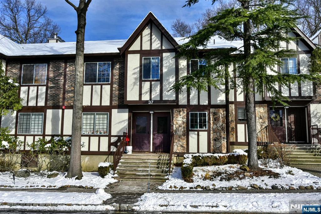 3707 Mark Twain Way, Mahwah, NJ 07430 - MLS 25042405 - Coldwell Banker