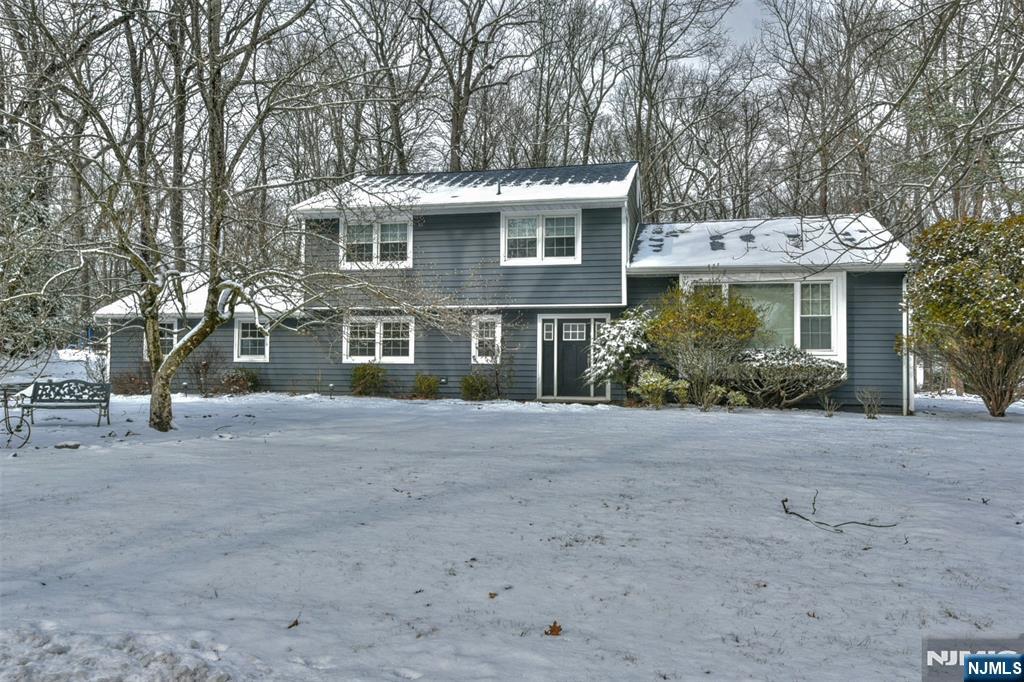 143 Apple Ridge Rd, Woodcliff Lake, NJ 07677 - MLS 25003916 - Coldwell ...
