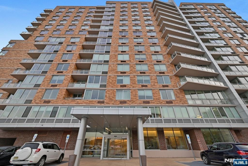 718 Hudson Park, Edgewater, NJ 07020 - MLS 25004195 - Coldwell Banker