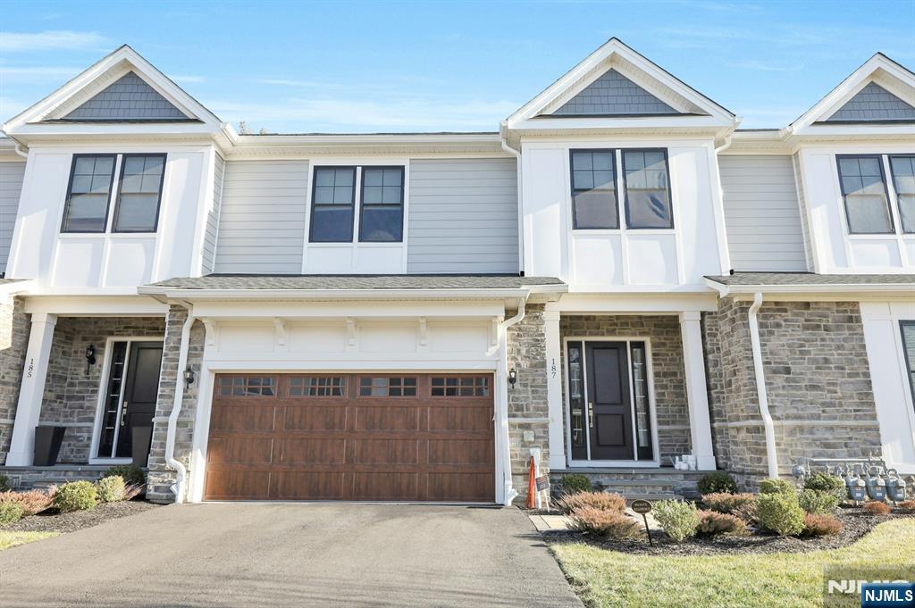 187 Woodmont Cir, River Vale Township, NJ 07675 - MLS 25007846 ...