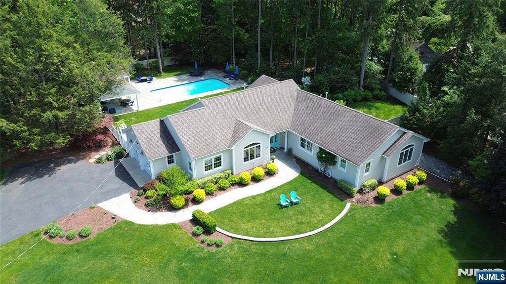 28 Scott Ct, Allendale, NJ 07401 - MLS 25007932 - Coldwell Banker