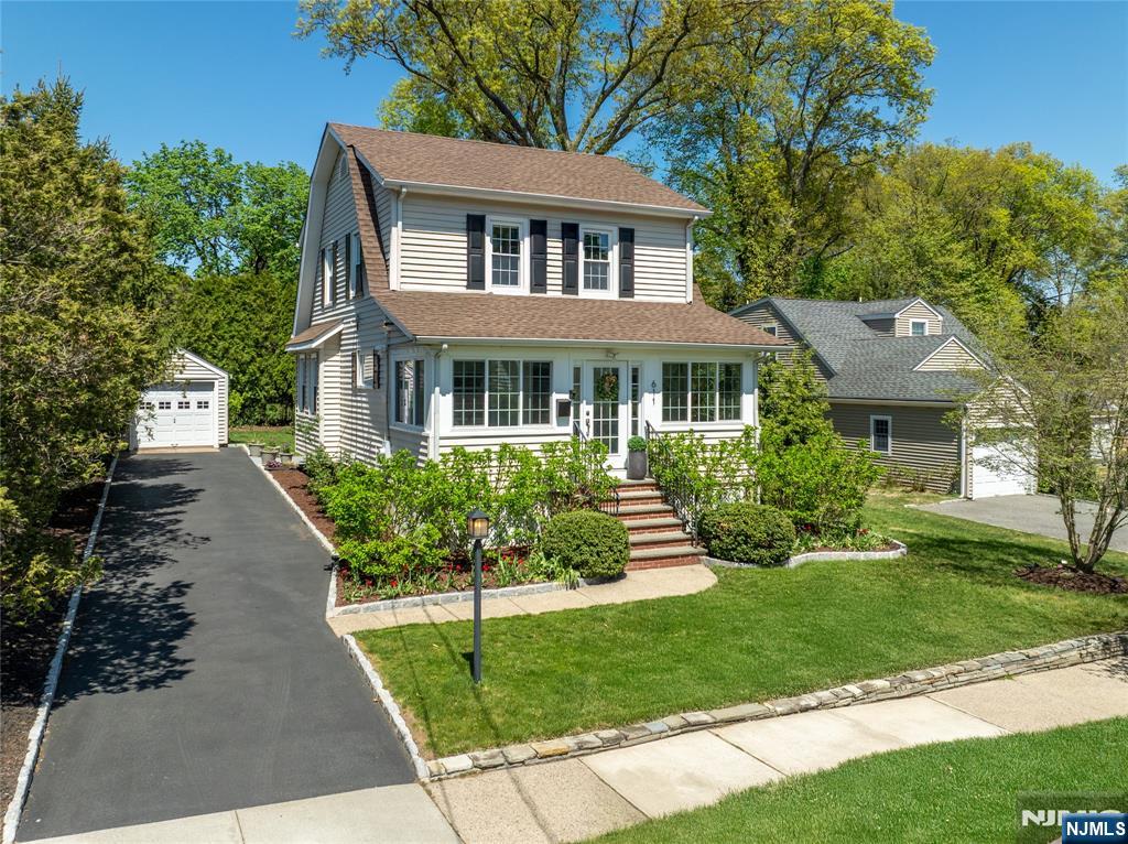 611 Albert Pl, Ridgewood, NJ 07450 - MLS 25014164 - Coldwell Banker