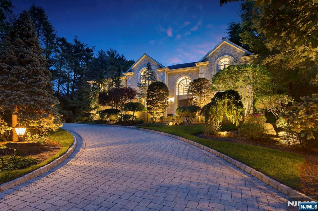 30 Peter Lynas Ct, Tenafly, NJ 07670 - MLS 25014669 - Coldwell Banker