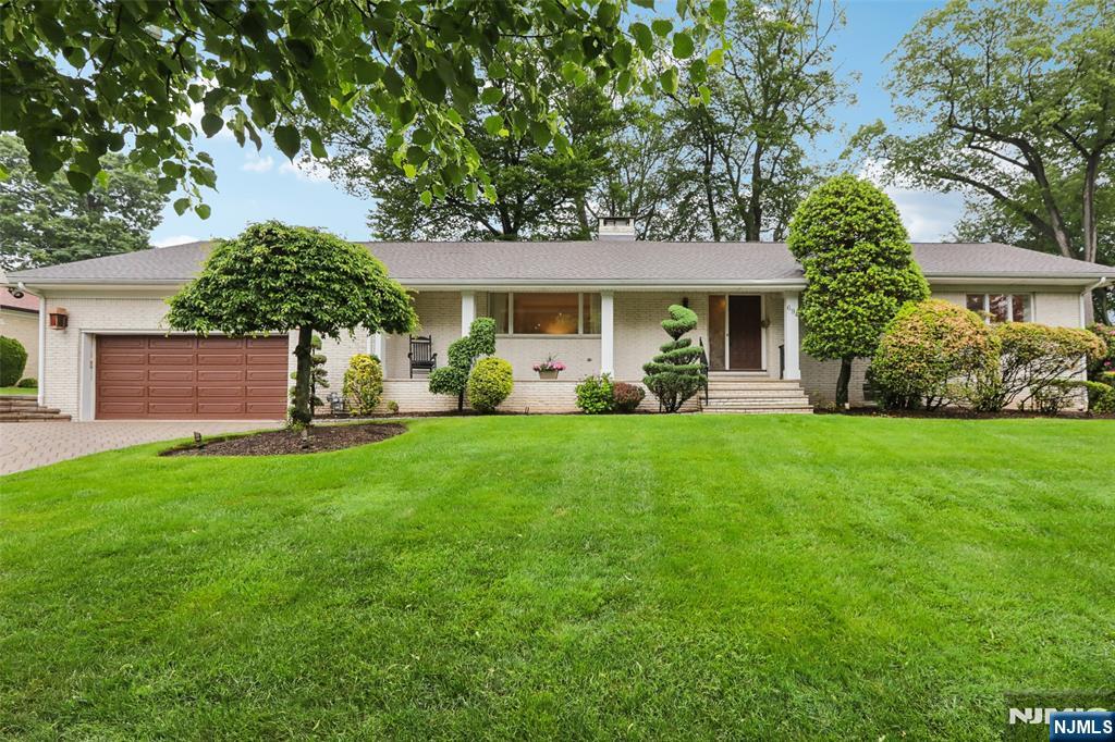 694 Iroquois St, Oradell, NJ 07649 - MLS 25016323 - Coldwell Banker