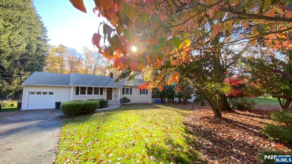 102 Saddle River Rd, Saddle River, NJ 07458 - MLS 25019274 - Coldwell ...
