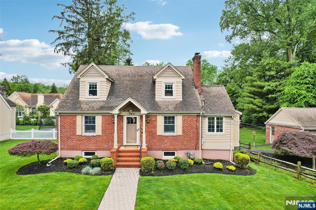 789 Woodland Ave, Oradell, NJ 07649 - MLS 25020190 - Coldwell Banker