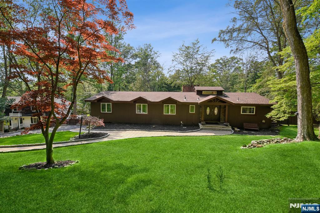 550 Dorchester Dr, River Vale Township, NJ 07675 - MLS 25020356 ...