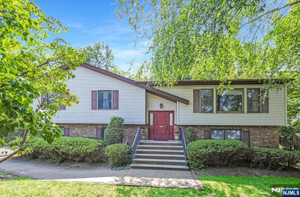 454 Closter Dock Rd, Closter, NJ 07624 - MLS 25027243 - Coldwell Banker