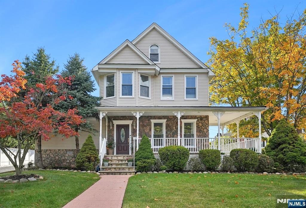 418 Closter Dock Rd, Closter, NJ 07624 - MLS 25035821 - Coldwell Banker