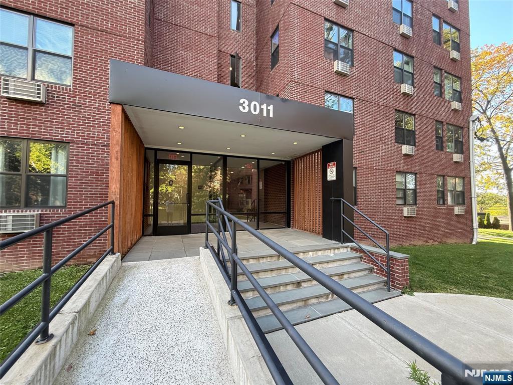 3011 Edwin Pl 5D #5D, Fort Lee, NJ 07024 - MLS 25036755 - Coldwell Banker