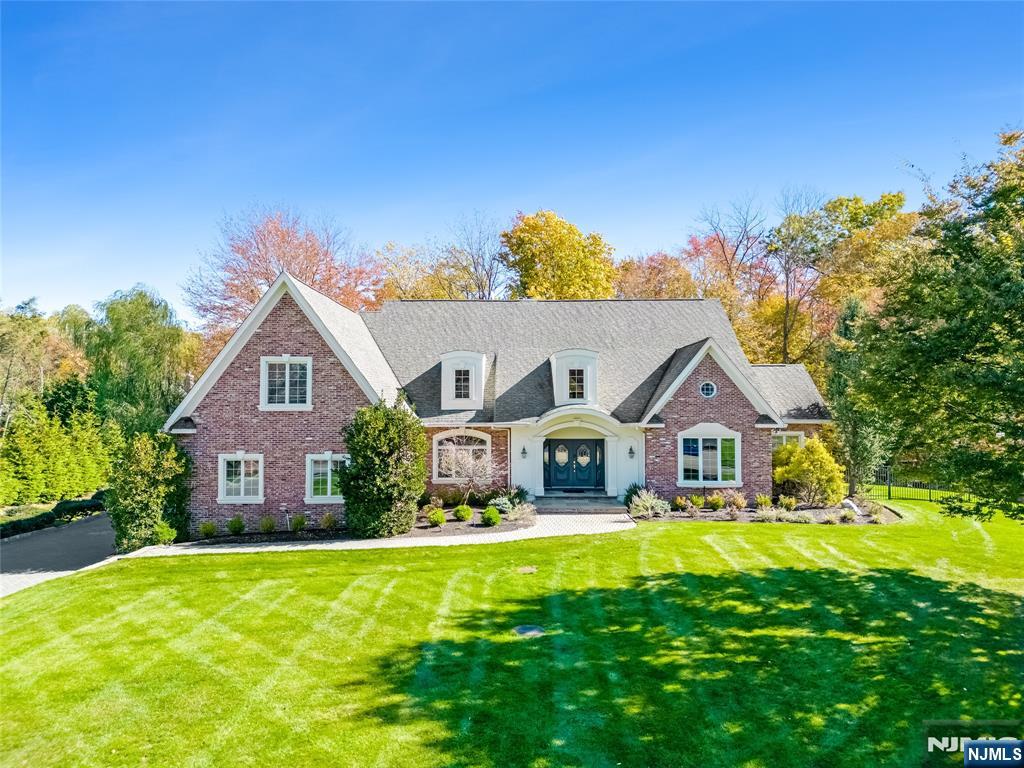 8 Garden Ct, Upper Saddle River, NJ 07458 - MLS 25037880 - Coldwell Banker