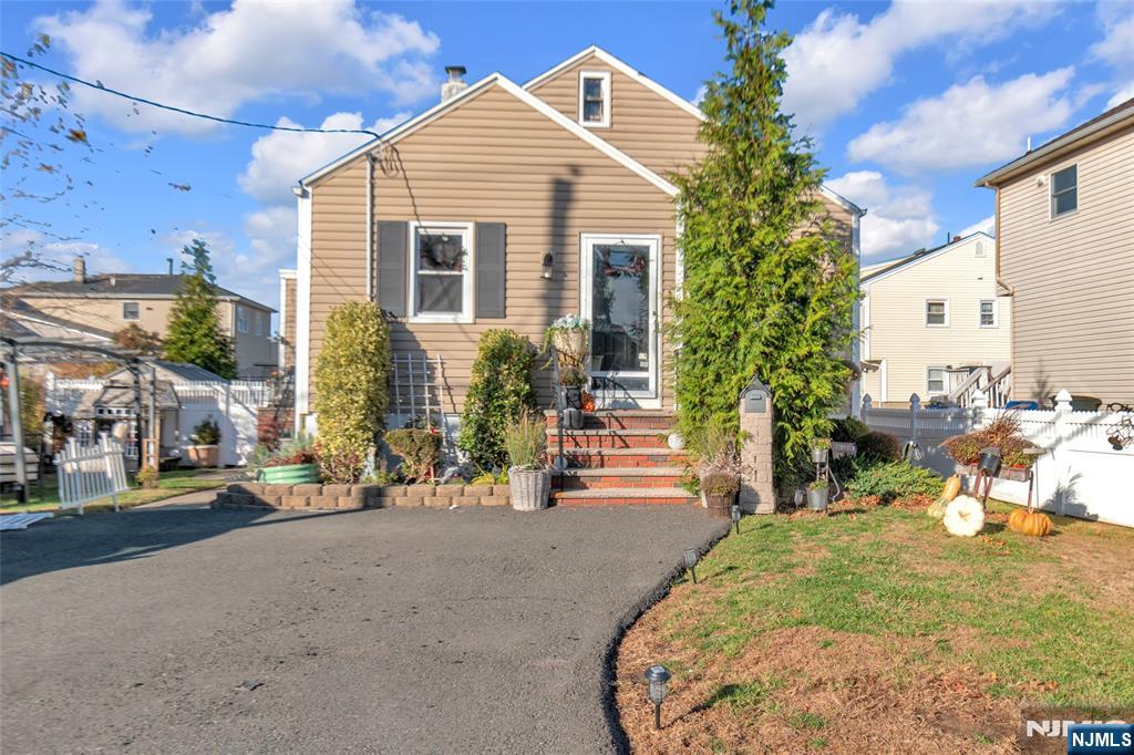 439 Hillside Ave, Saddle Brook Township, NJ 07663 - MLS 25041096 ...