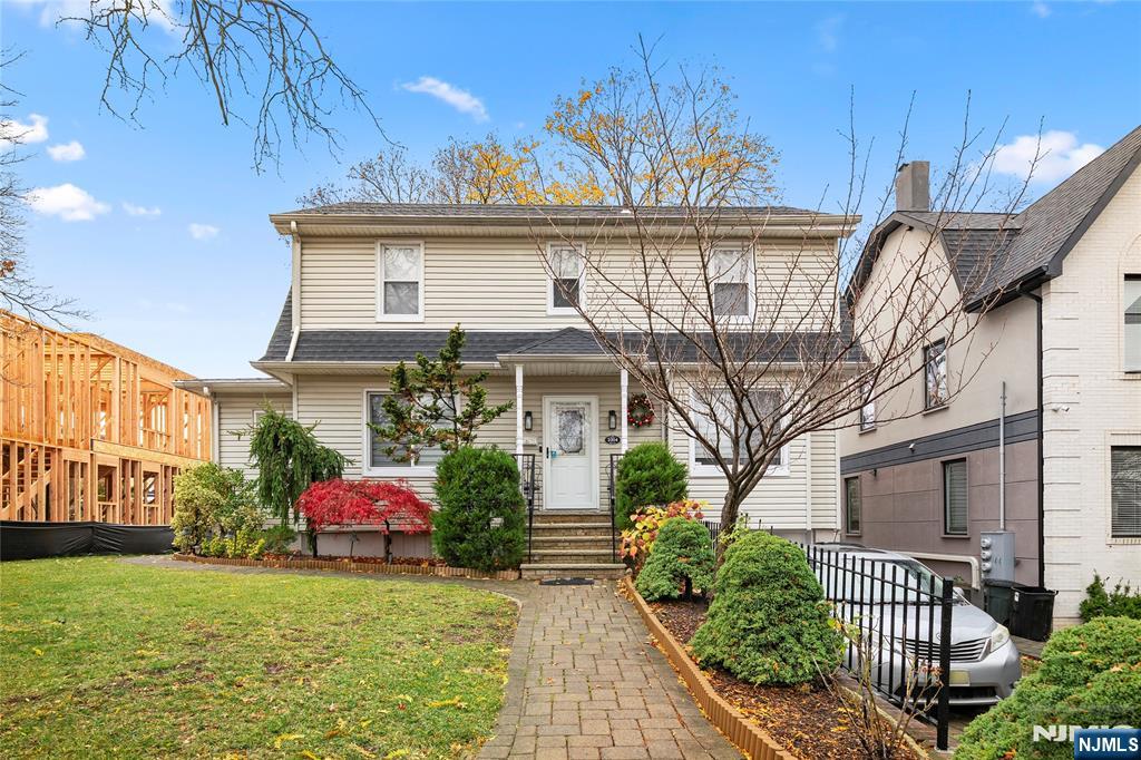 1004 Elm Ave, Ridgefield, NJ 07657 - MLS 25041322 - Coldwell Banker