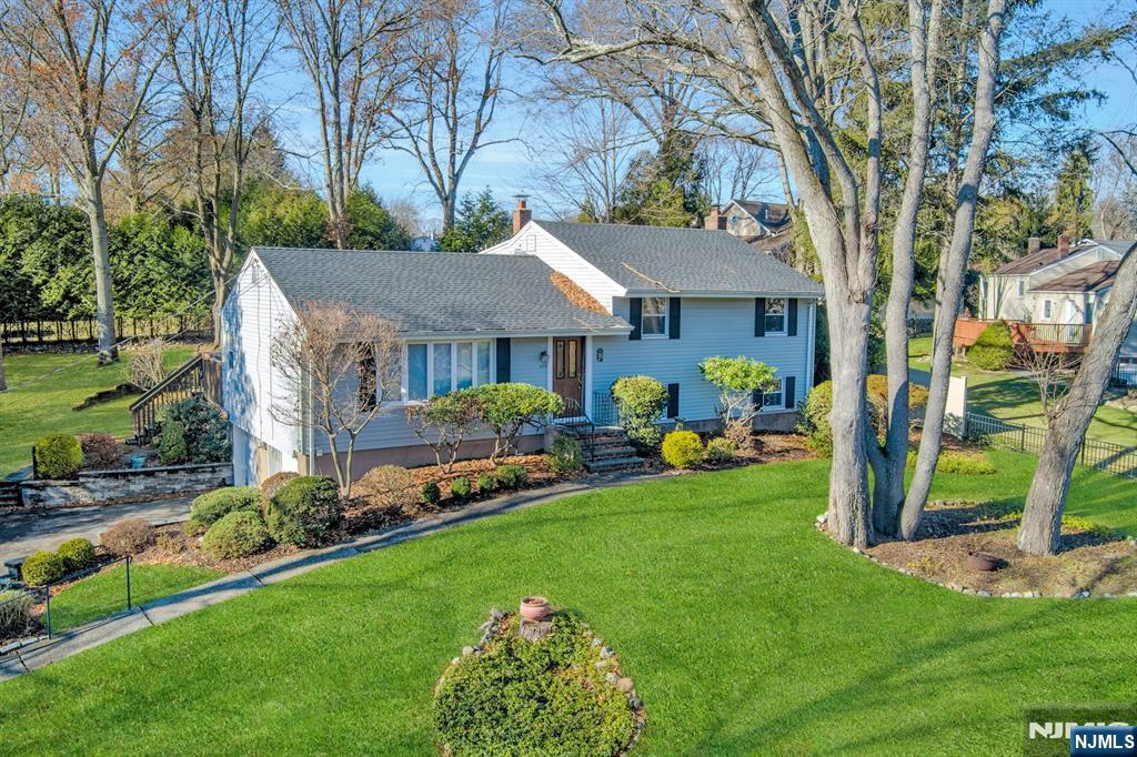 657 Jones Rd, River Vale Township, NJ 07675 - MLS 26000143 - Coldwell ...