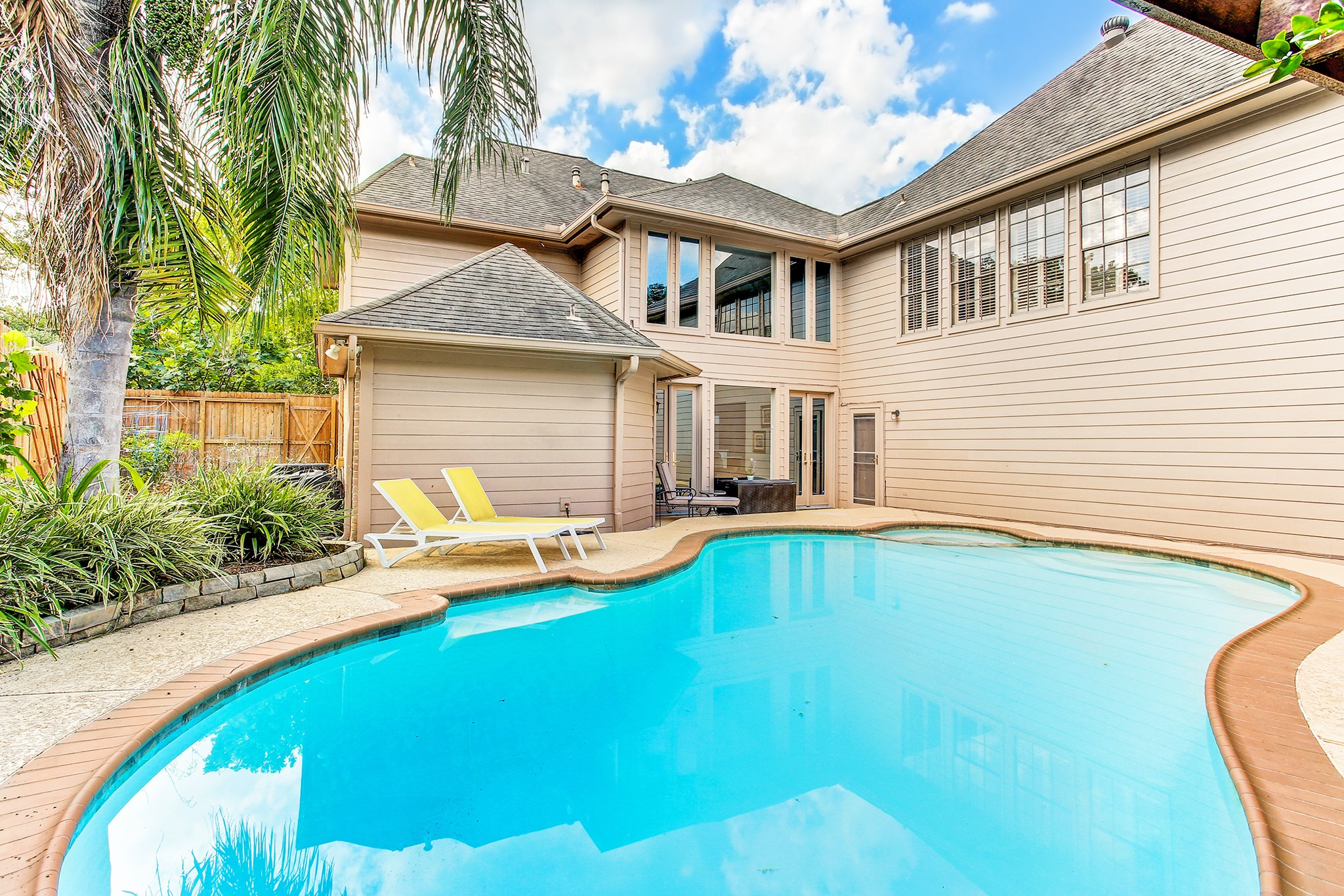 12203 Maple Rock Dr, Houston, TX 77077 - MLS 32935960 - Coldwell Banker