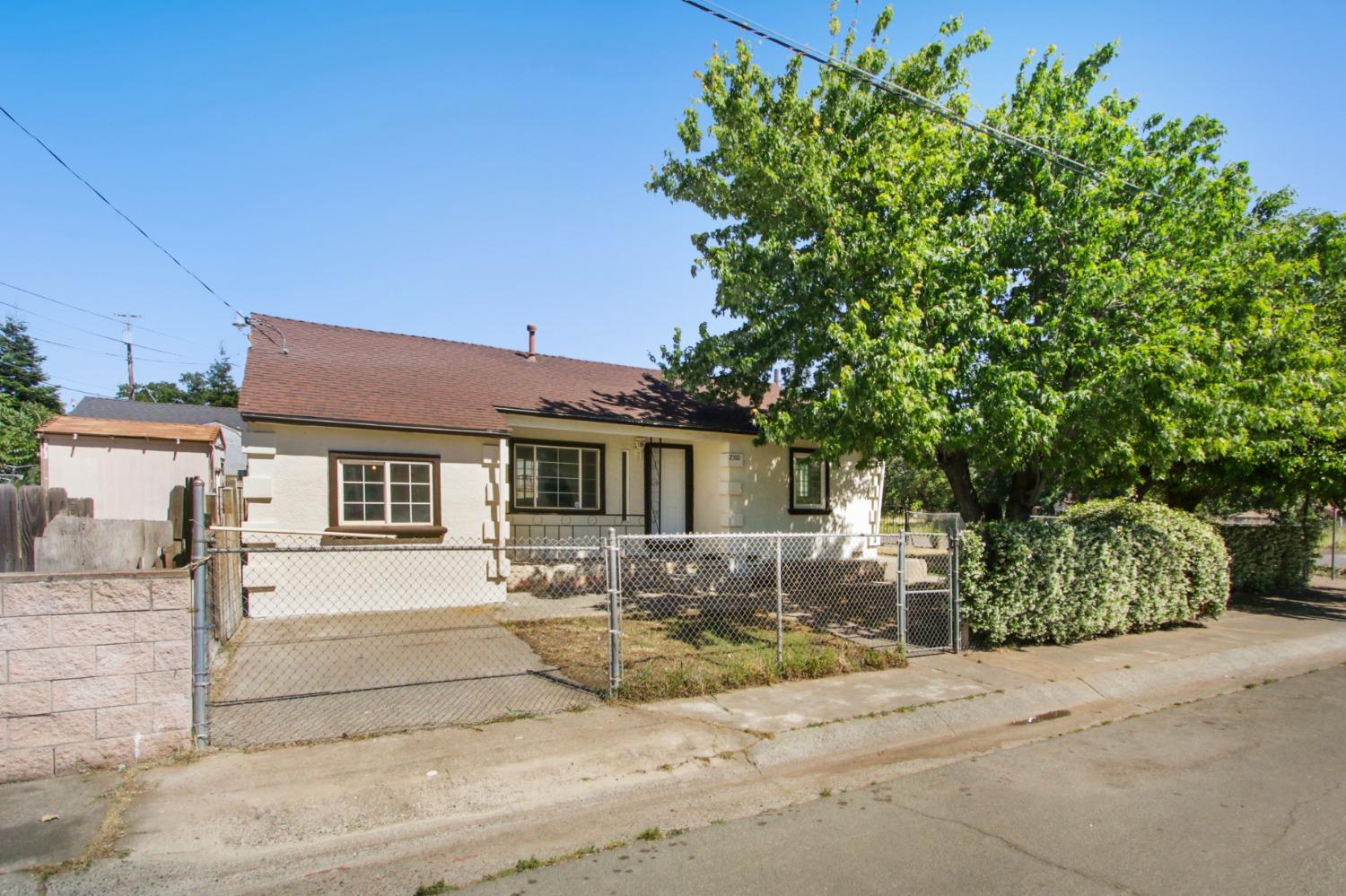 2310 Edgewater Road, Sacramento, CA 95815 - MLS 224047864 - Coldwell Banker