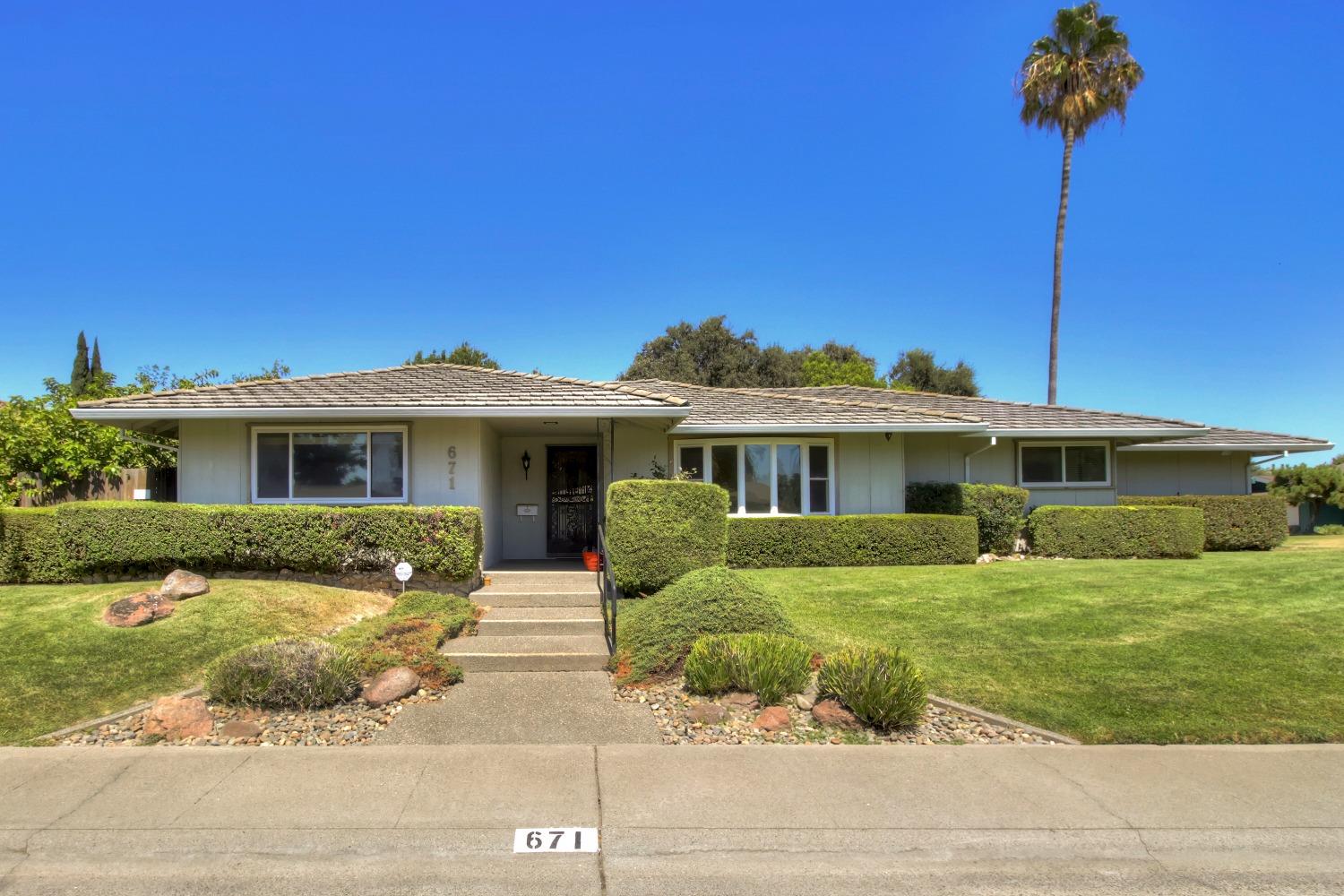 671 Rivercrest Dr, Sacramento, CA 95831 - MLS 224094076 - Coldwell Banker