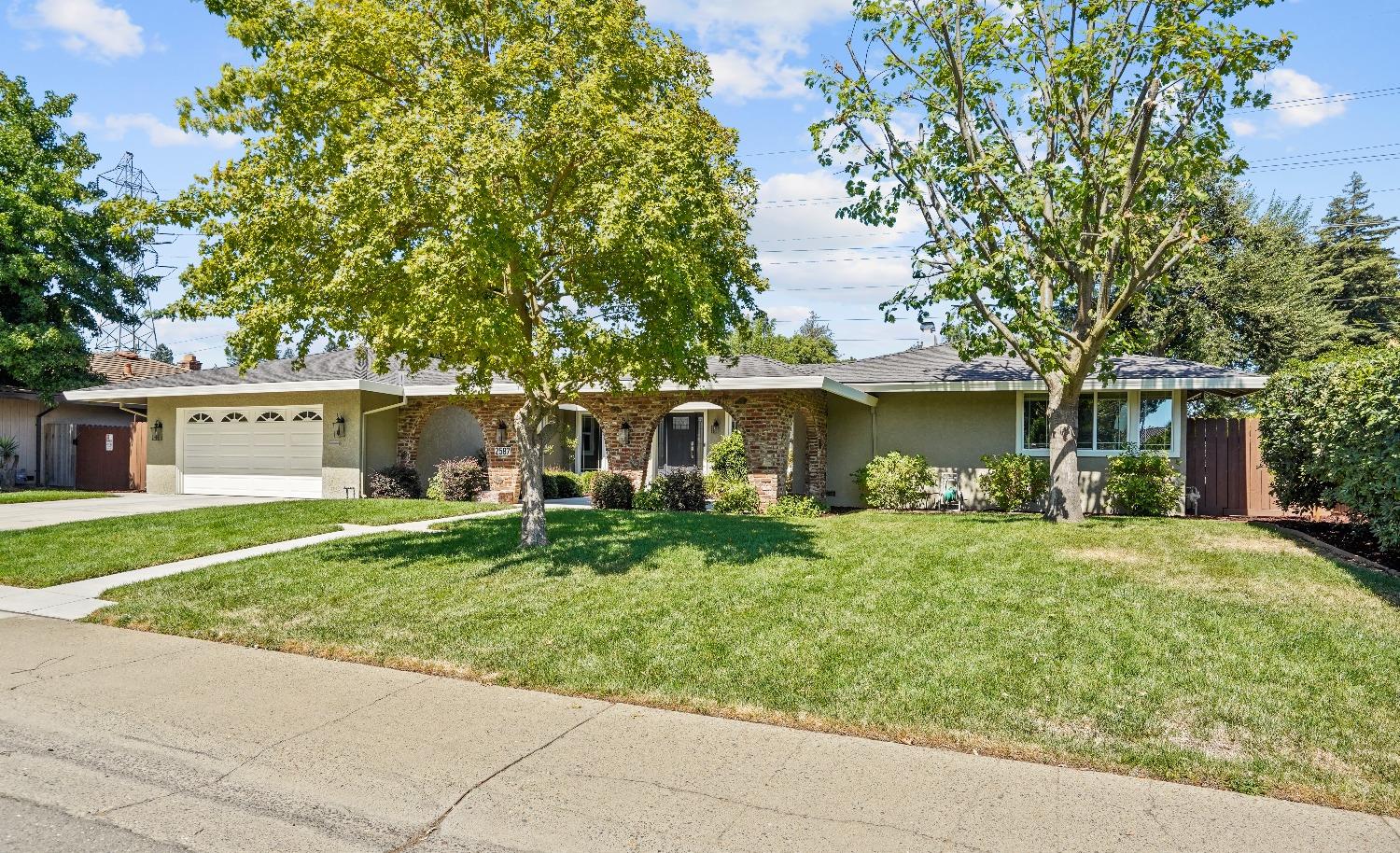 2587 American River Dr, Sacramento, CA 95864 - MLS 224100293 - Coldwell ...