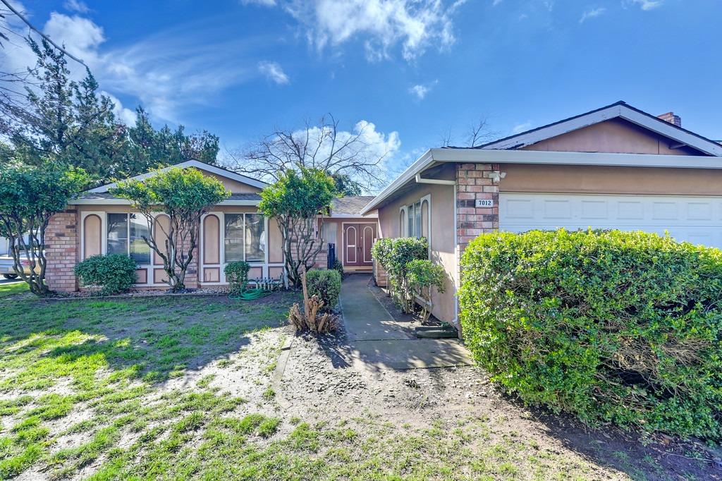 7012 Robin Rd, Fair Oaks, CA 95628 - MLS 225022066 - Coldwell Banker