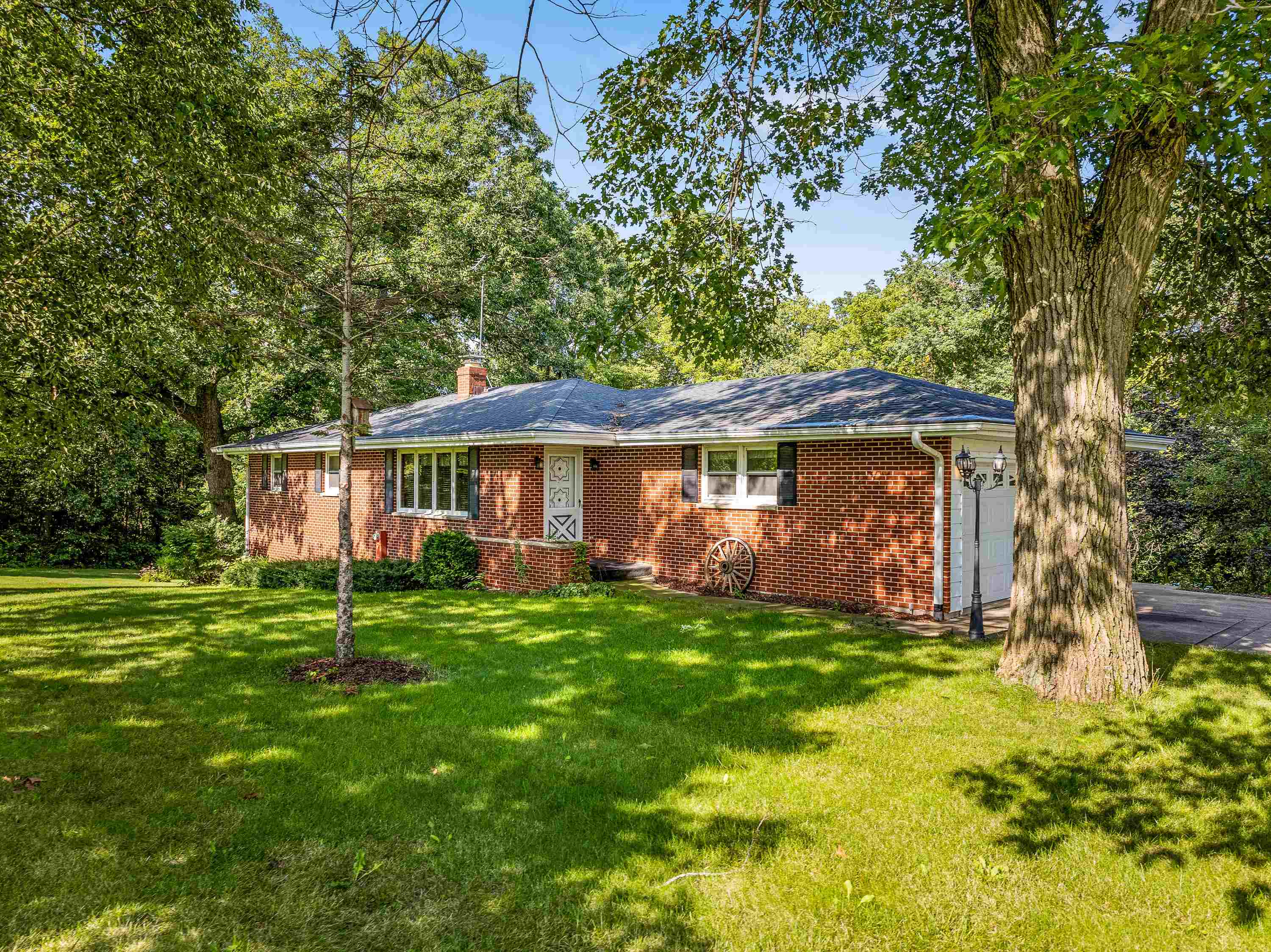 6967 N Eggert Rd, Rock City, IL 61070 - MLS 202404074 - Coldwell Banker
