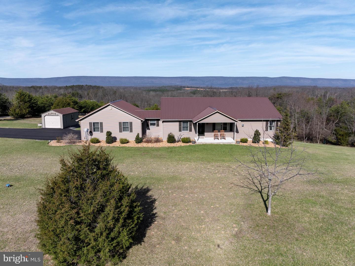 10 Jordan Hollow Ln, Berkeley Springs, WV 25411 - MLS WVMO2007372 ...