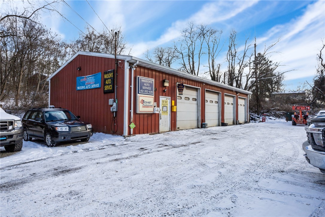 273 Moon Clinton Rd, Moon/Crescent Twp, PA 15108 - MLS 1638338 ...