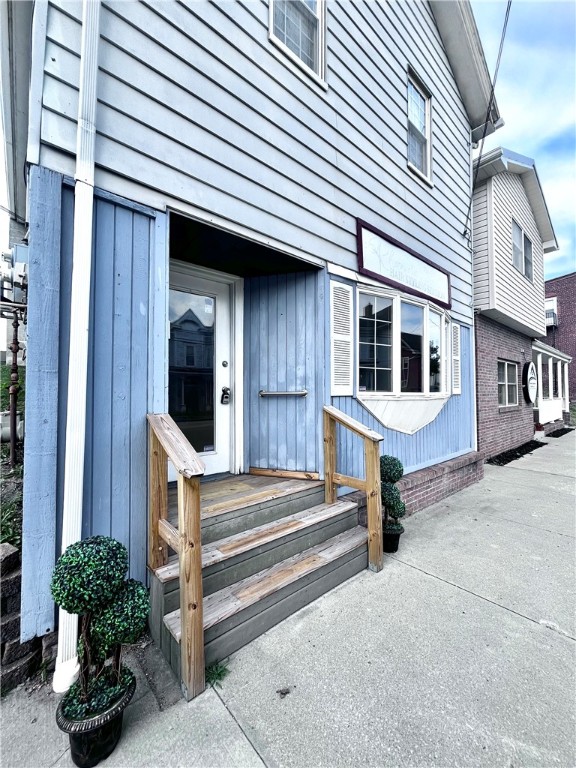 908 W Main St, Mt. Pleasant Boro, PA 15666 - MLS 1660239 - Coldwell Banker