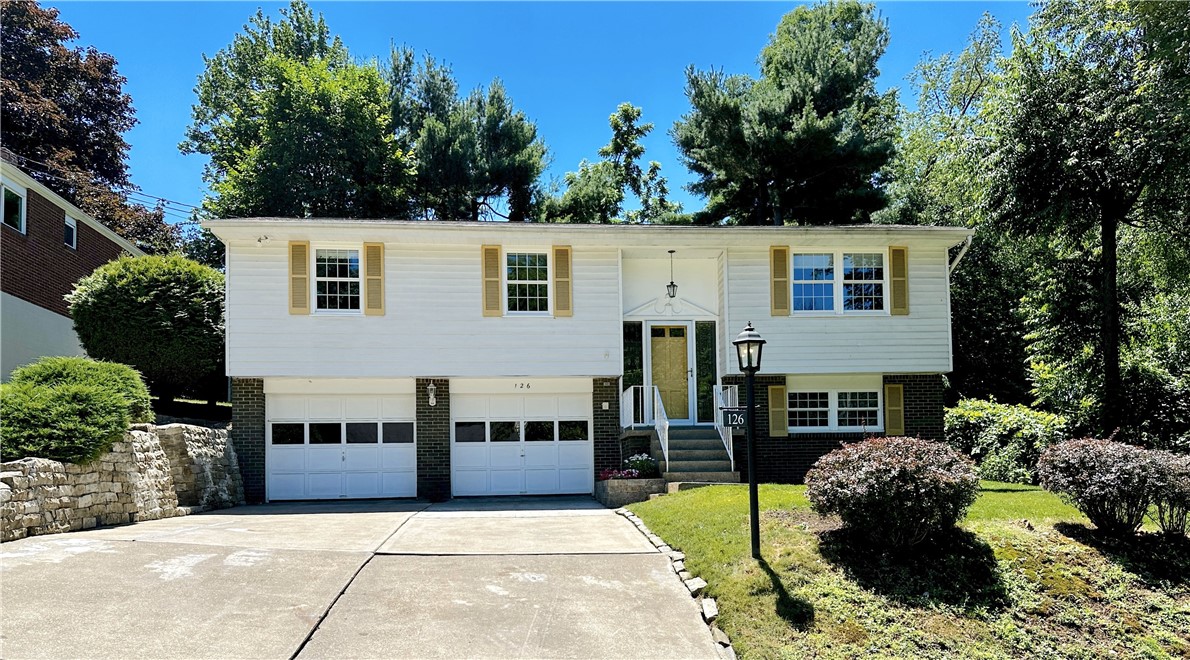 126 Oakglen Rd, Ross Twp, PA 15237 - MLS 1662721 - Coldwell Banker