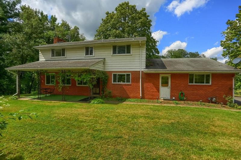 104 Evergreen Ln, Moon/Crescent Twp, PA 15108 - MLS 1521209 - Coldwell ...