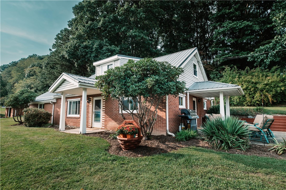 64 N Ridge Rd, Armstrong-Shelocta, PA 15774 - MLS 1576560 - Coldwell Banker