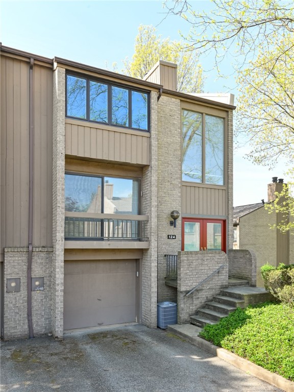 124 Locust Ct, Ross Twp, PA 15237 - MLS 1601025 - Coldwell Banker