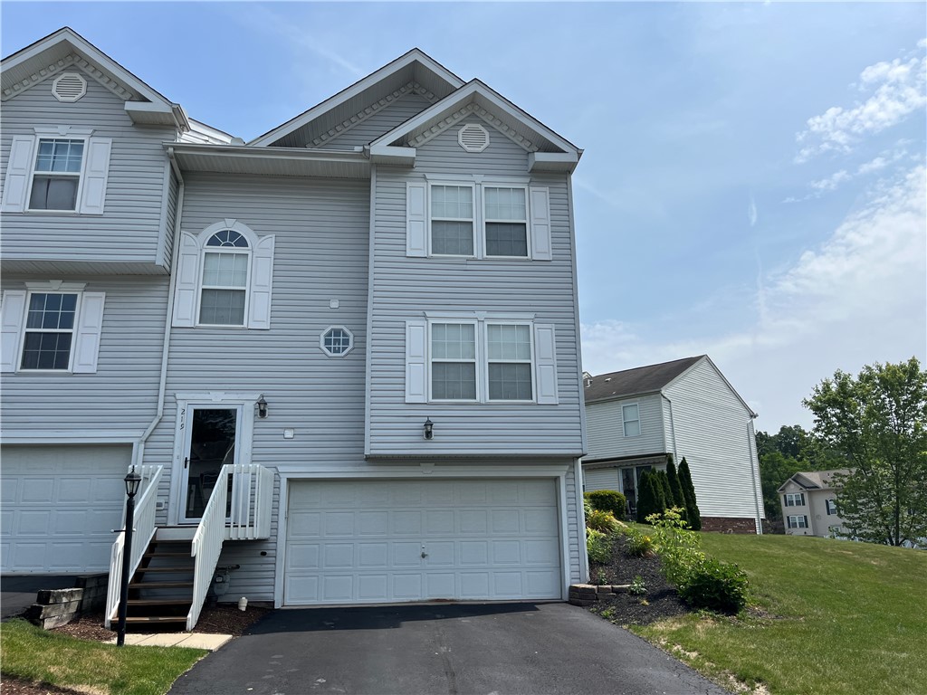 219 Manor View Dr, Manor, PA 15665 - MLS 1611427 - Coldwell Banker