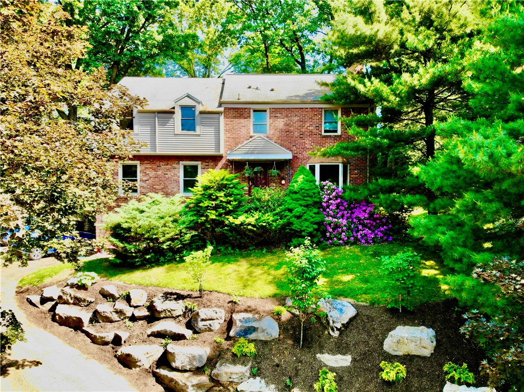 164 Woodshire Dr, Pittsburgh, PA 15215 - MLS 1611605 - Coldwell Banker