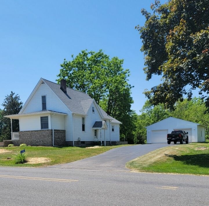 2706 Old Pittsburgh Rd, Shenango Township, PA 16101 - MLS 1612215 - Coldwell Banker