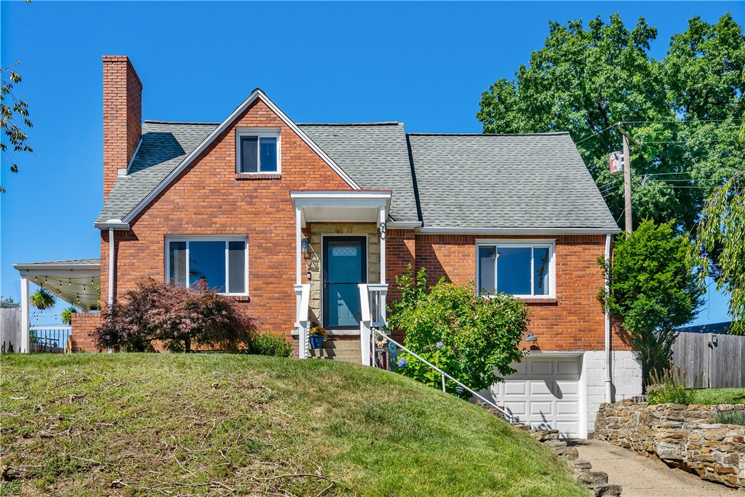 90 Forest Dr, Green Tree, PA 15220 - MLS 1622296 - Coldwell Banker