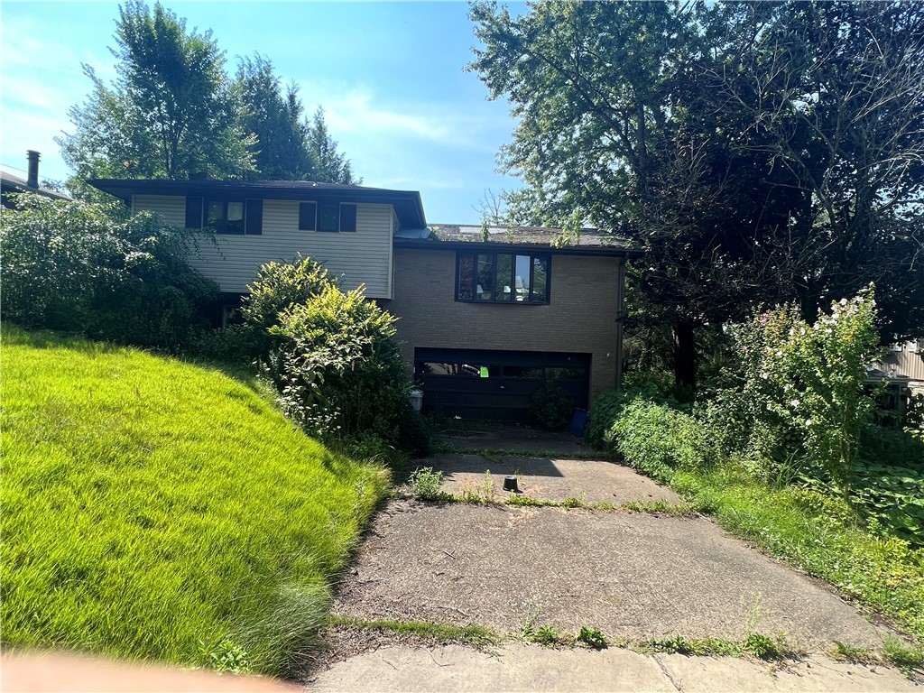 467 Pinewood Dr, Peters Township, PA 15317 - MLS 1631747 - Coldwell Banker