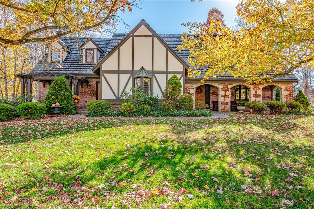 2204 Ben Franklin Dr, Pittsburgh, PA 15237 - MLS 1632594 - Coldwell Banker